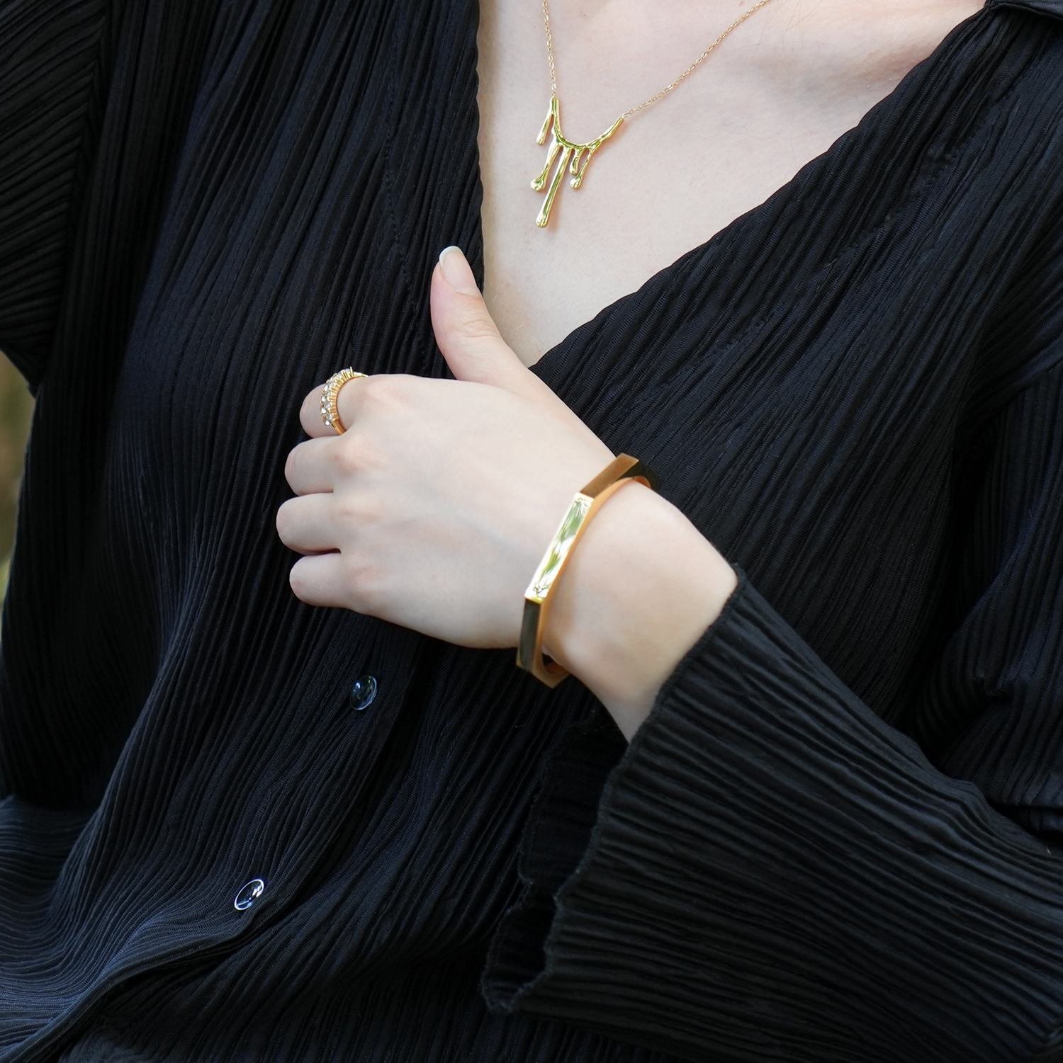 Hepta Gold Bangle